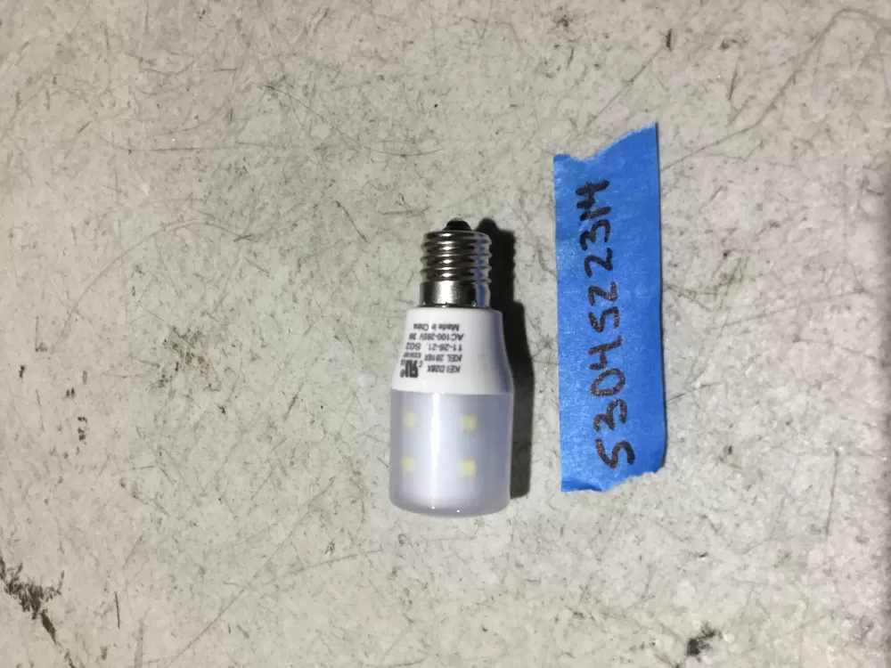 Westinghouse 5304522314 Refrigerator White Light Bulb